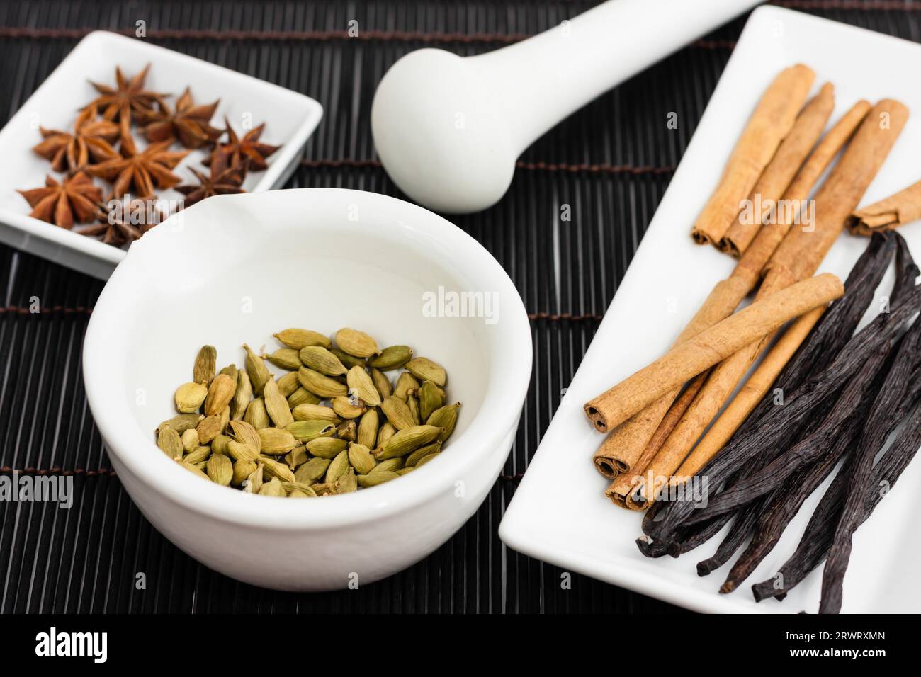 Caramom hi-res stock photography and images - Alamy