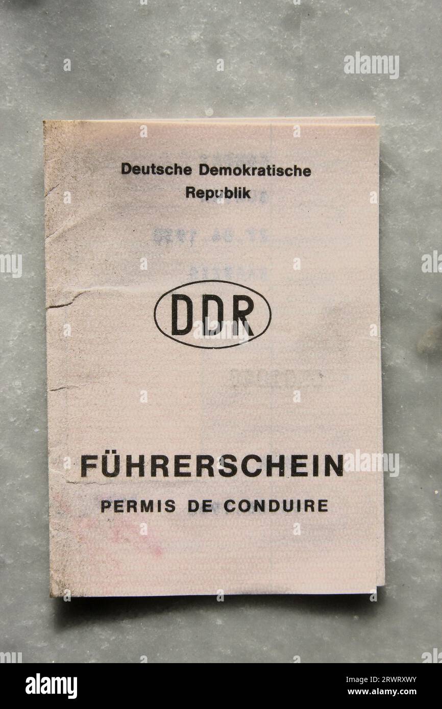 Old fashioned cloth hi-res stock photography and images - Alamy