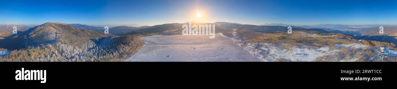 A 360-degree panorama of the Kirigamine Plateau and the morning sun in ...