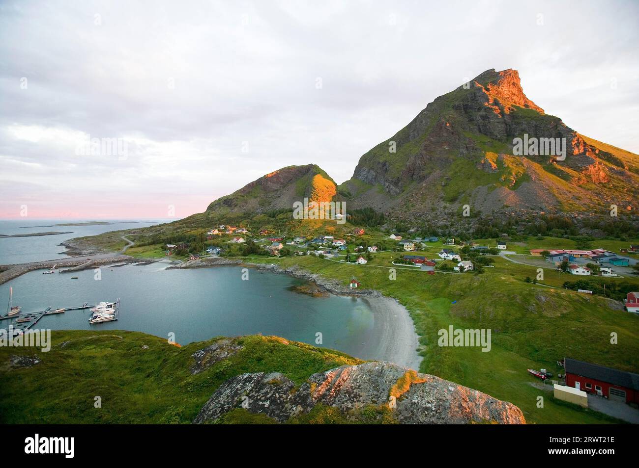 Lovund island hi-res stock photography and images - Alamy