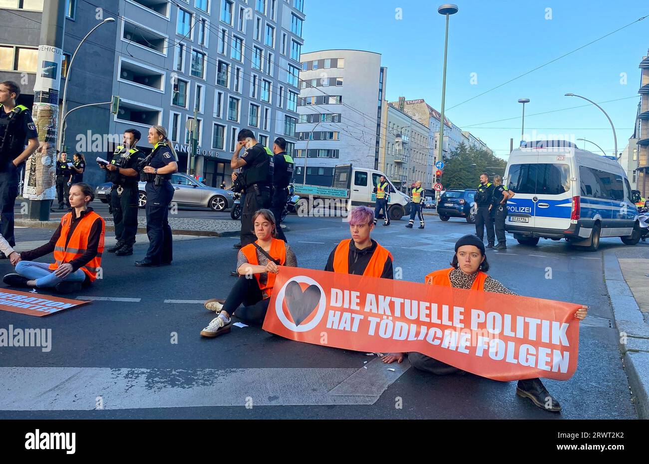 Berlin, Germany. 21st Sep, 2023. Activists from the climate protection ...