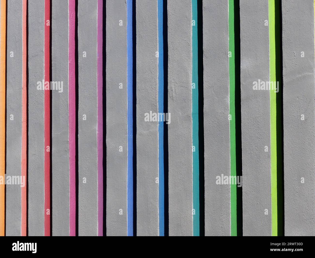 Colour-contrasting wall sections of a multi-storey car park, detail ...