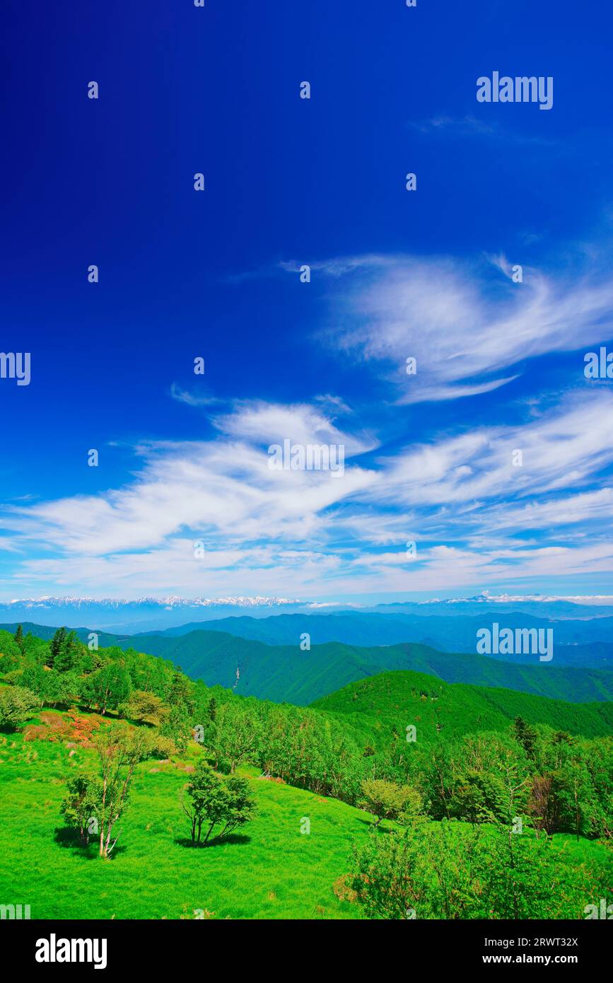 Cirrus mountain hi-res stock photography and images - Alamy