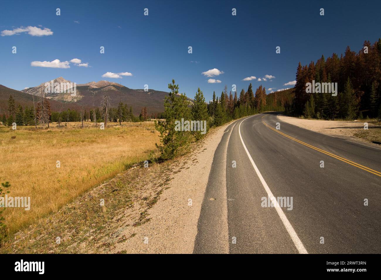 Mountain highway in autumn, empty and smooth Stock Photo - Alamy