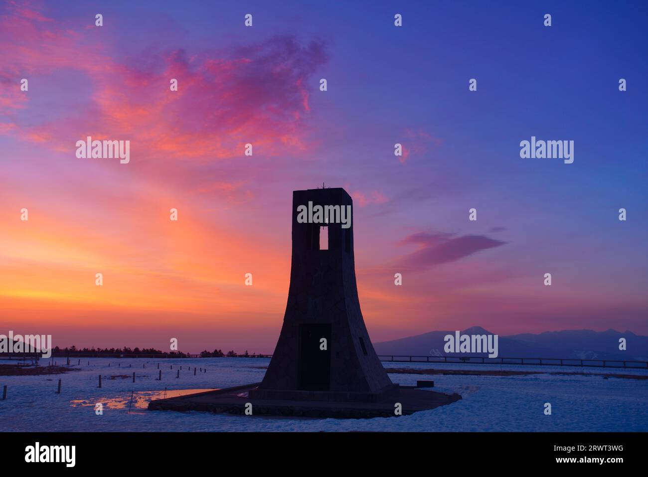 Tateshina and Mt. Yatsugatake at sunrise Stock Photo - Alamy