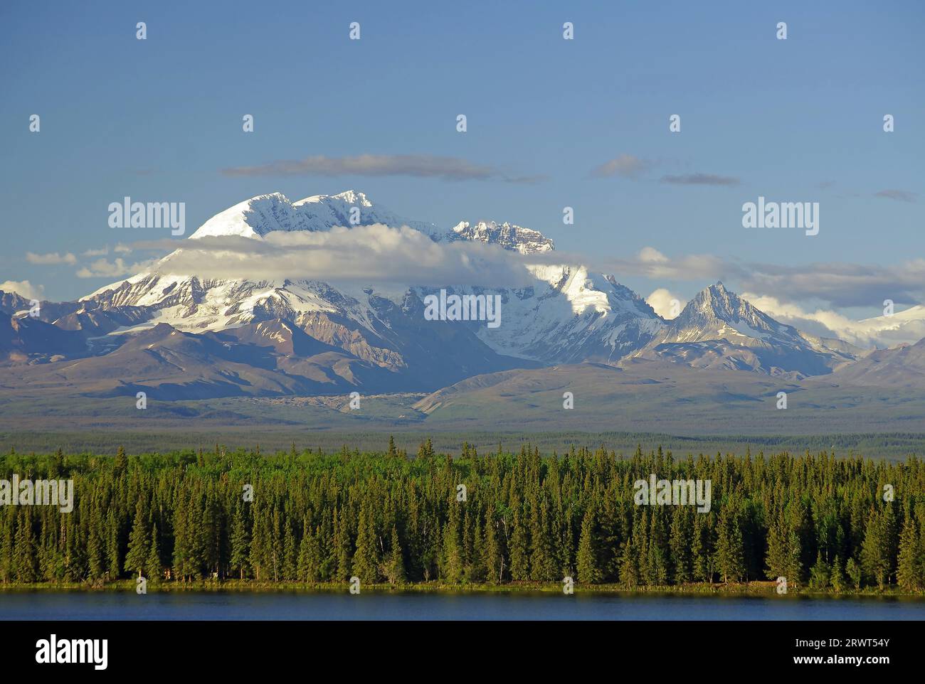 View of lake and snow-capped mountains, dream setting, Richardson ...
