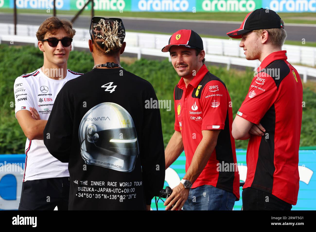 (L to R): George Russell (GBR) Mercedes AMG F1; Lewis Hamilton (GBR ...