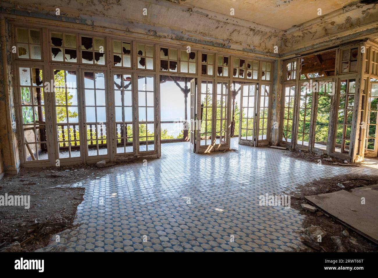Lost Place, interior with windows, Villa de Vecci, Villa Mussolini ...