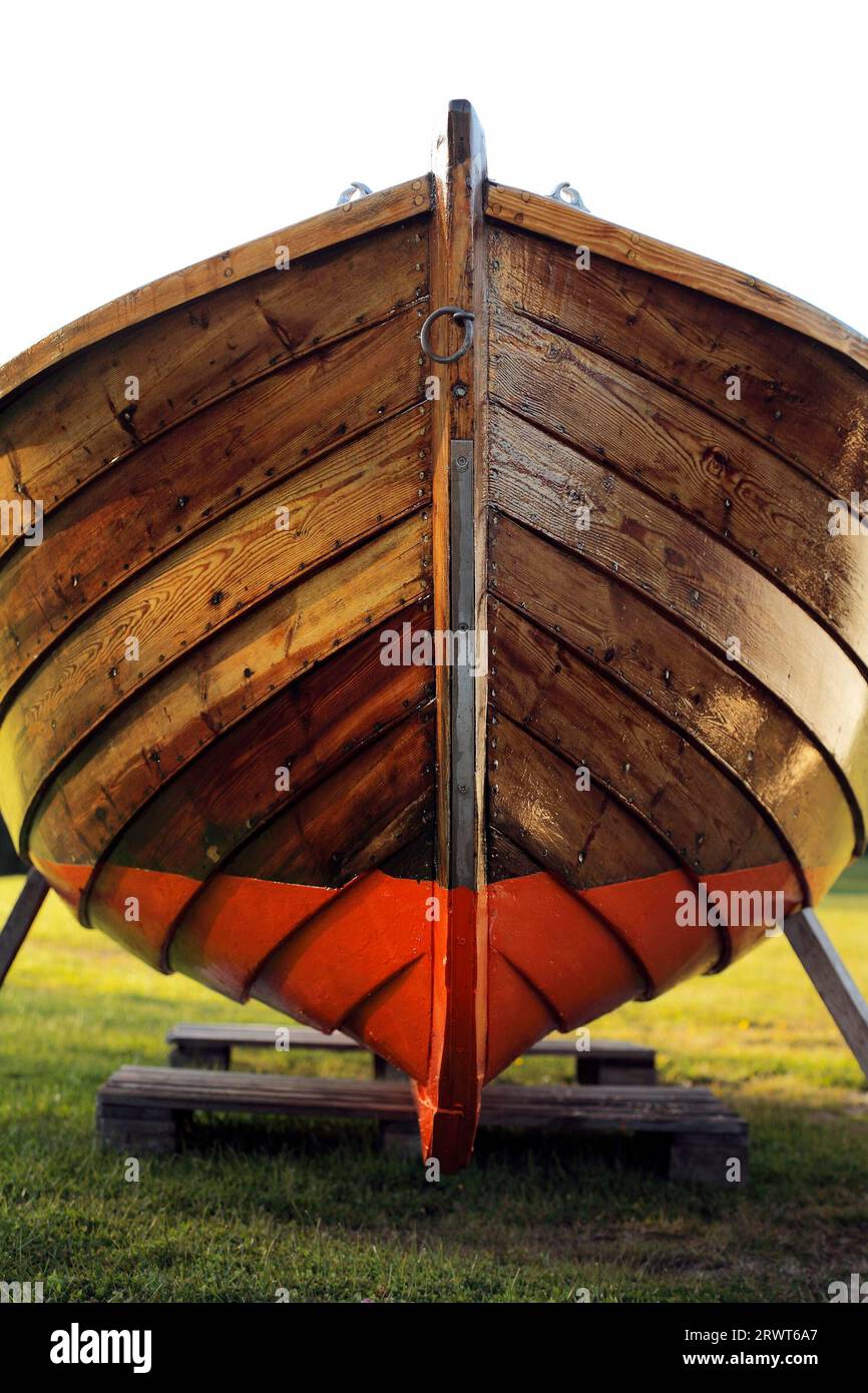Old wooden boat hi-res stock photography and images - Alamy
