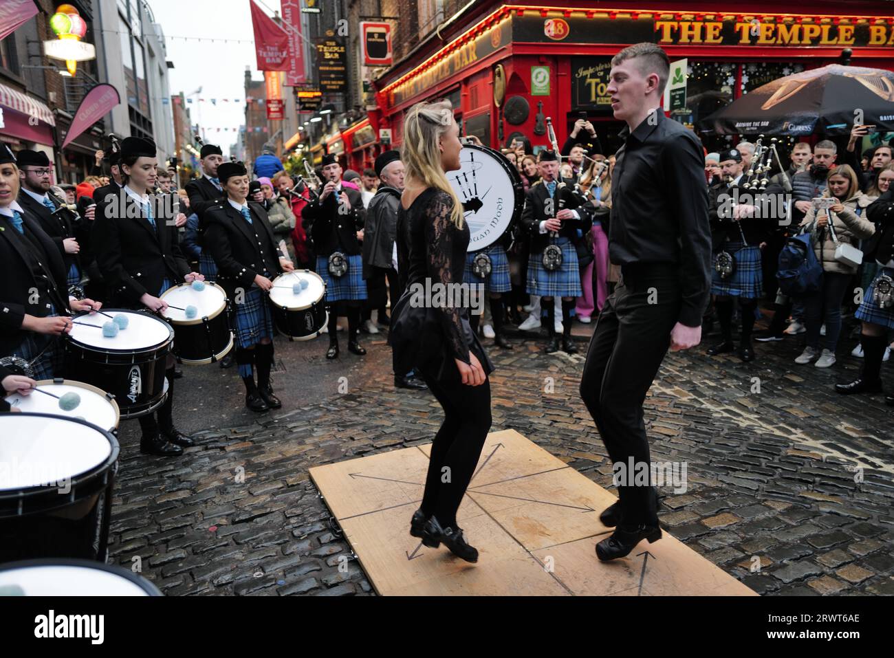 Dancers performing to music being played by the Clew Bay Pipe band in ...