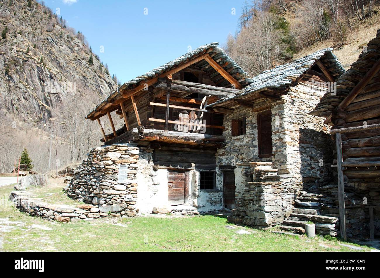 Rustico natural hi-res stock photography and images - Alamy