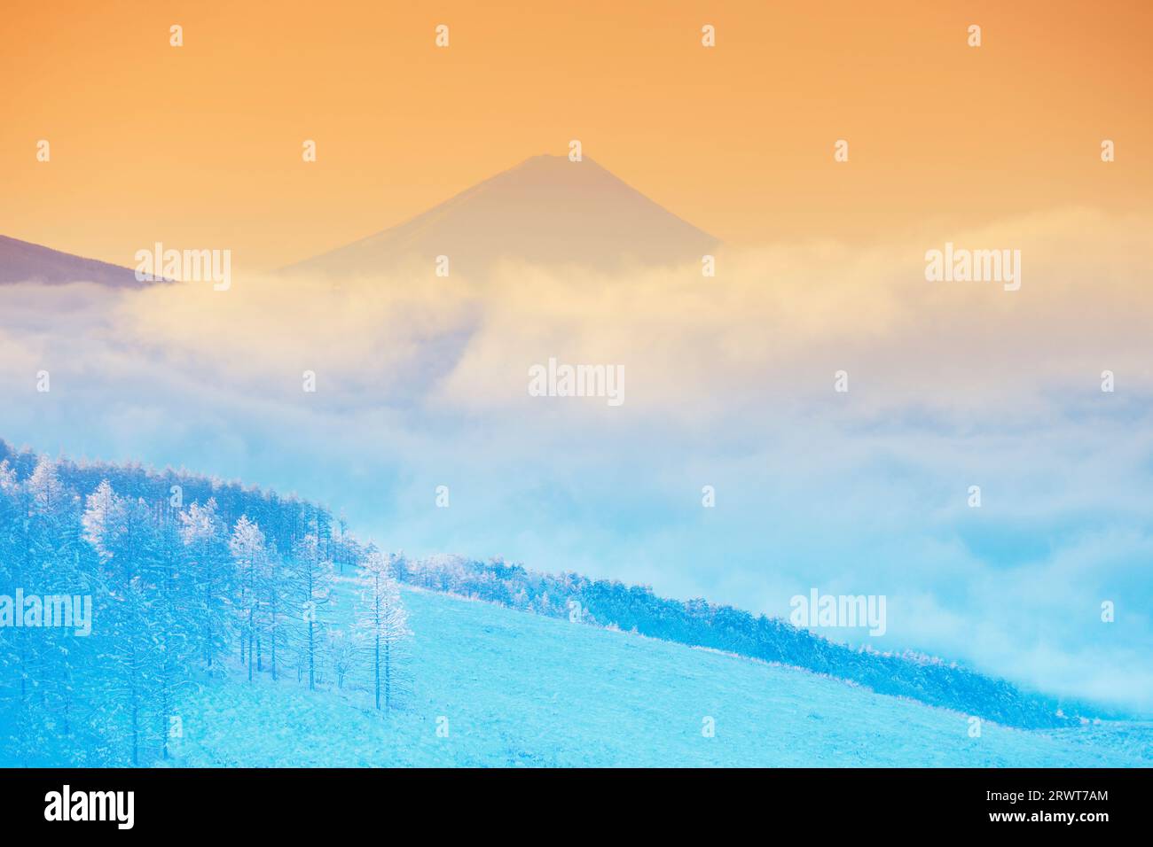 Airy photo of Mt. Fuji, foggy ice and sea of clouds in the morning ...