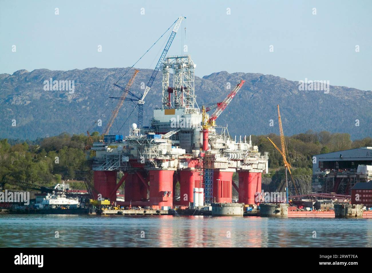 Fjord norway oil rig hi-res stock photography and images - Alamy
