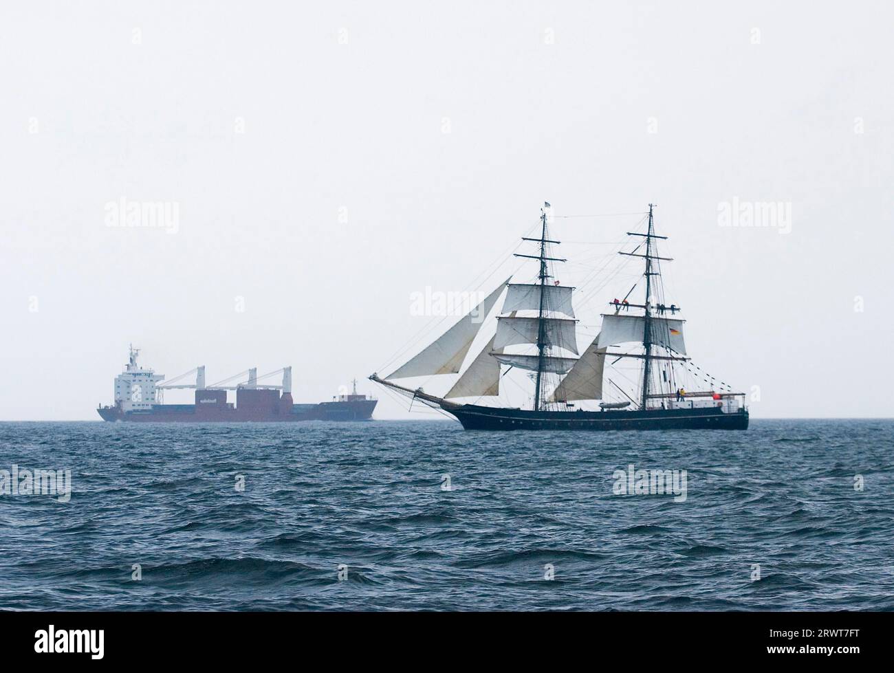 Two masted schooner sailing ship hi-res stock photography and images ...