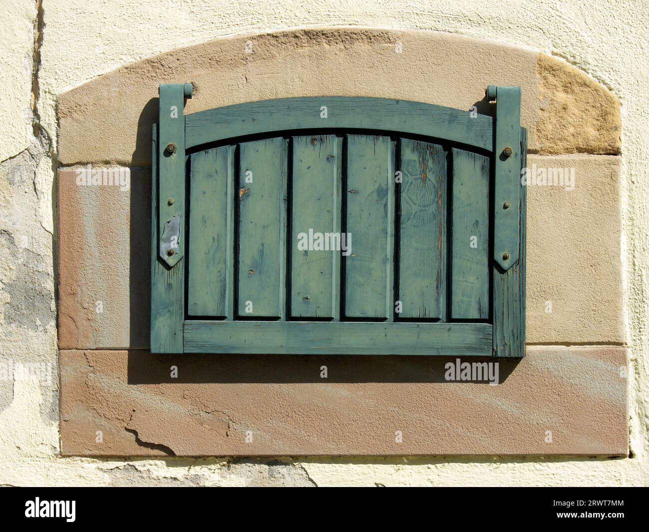 Basement shop hi-res stock photography and images - Alamy