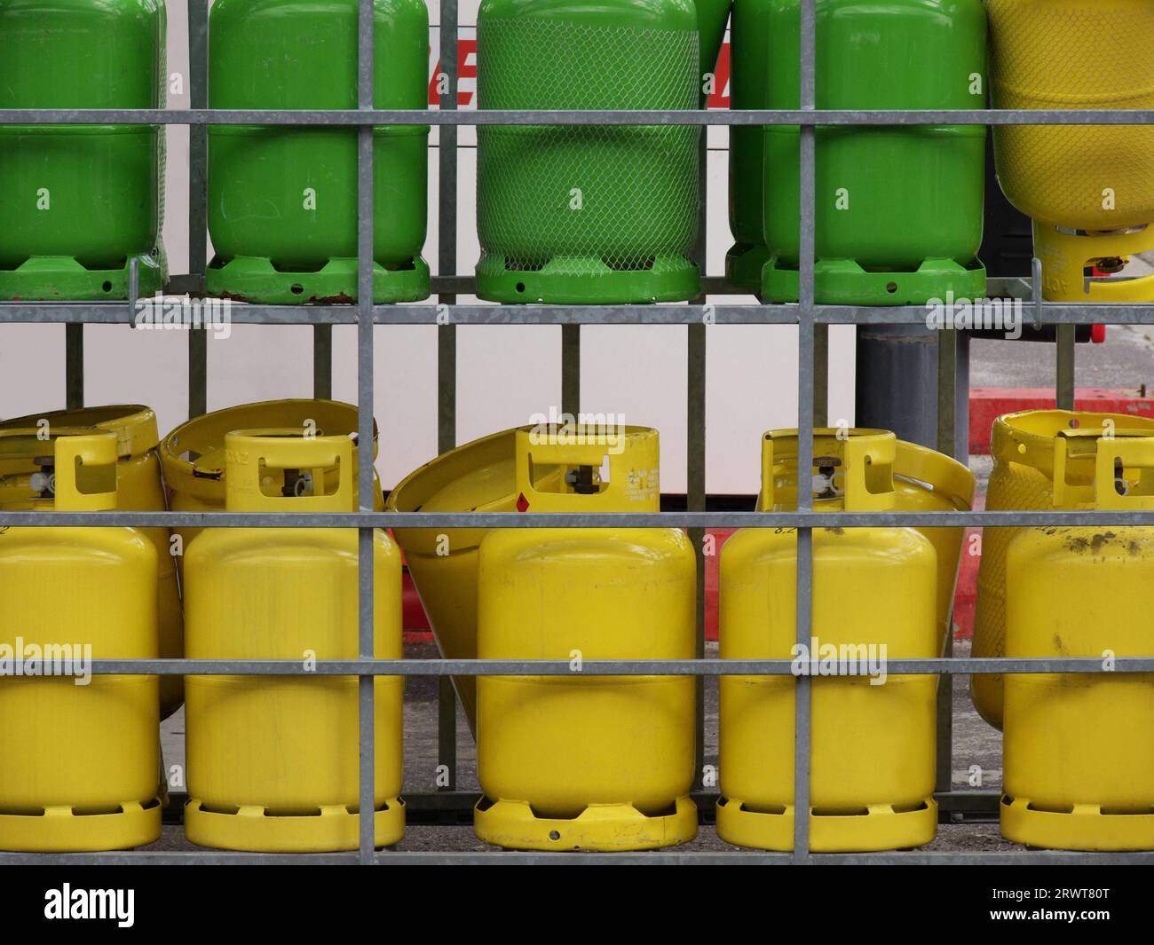 Grid container hi-res stock photography and images - Alamy