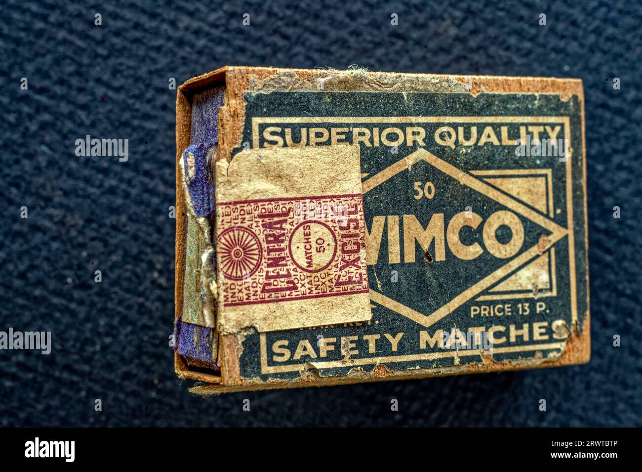 Old matches vintage matchbox hi-res stock photography and images - Alamy
