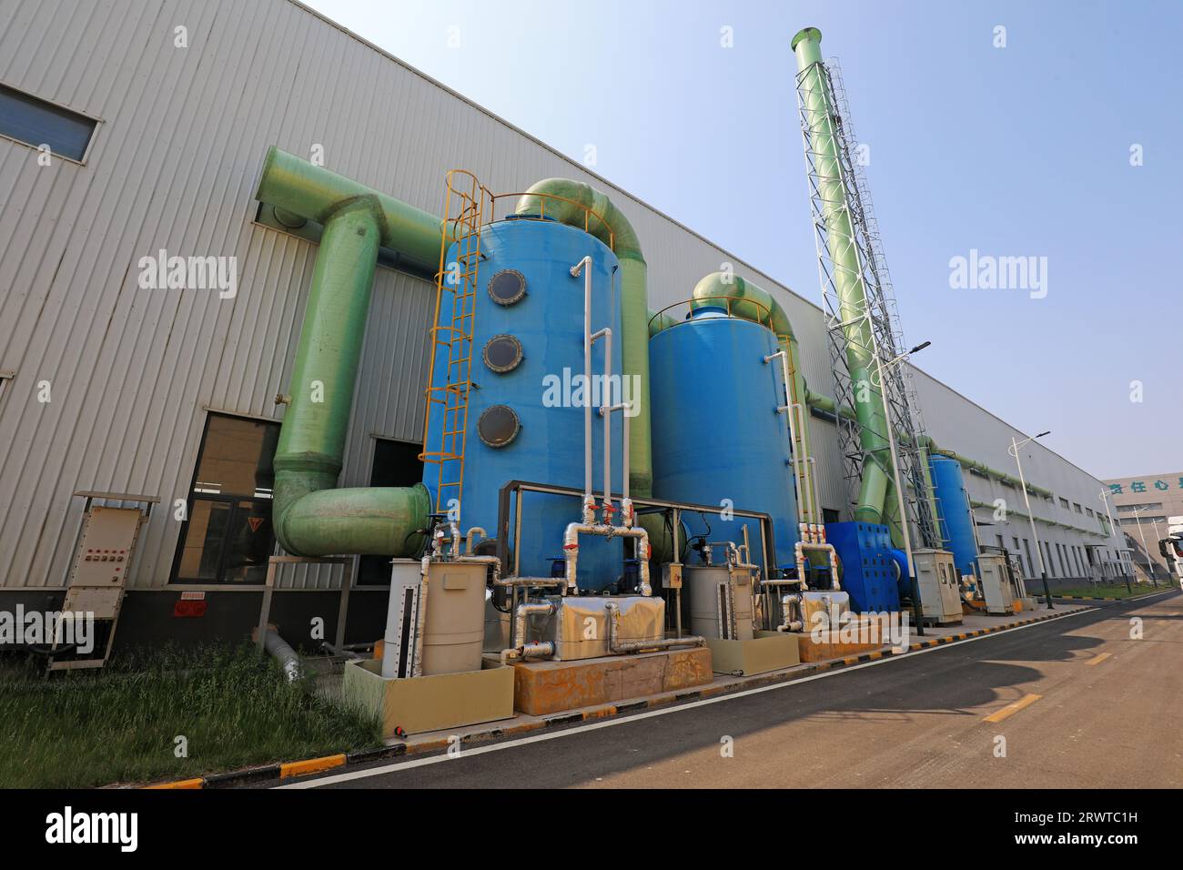 Manufacturing plant machinery and equipment Stock Photo - Alamy
