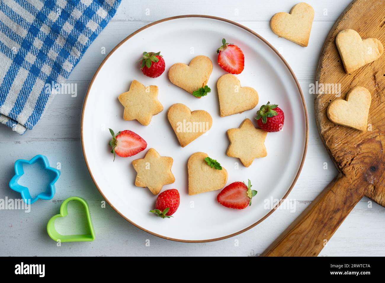 Sugar children cake hi-res stock photography and images - Alamy