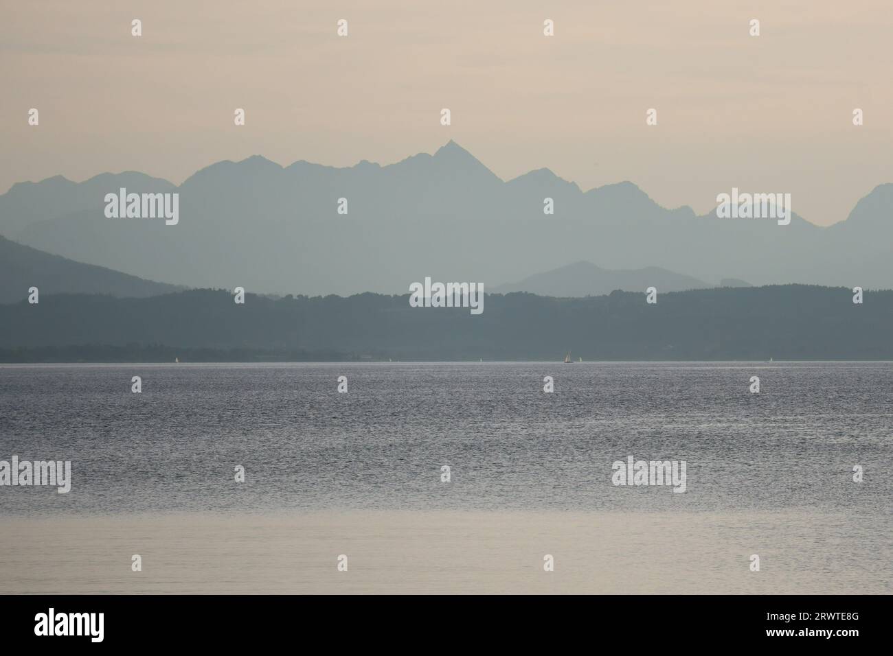 Light breeze hi-res stock photography and images - Alamy