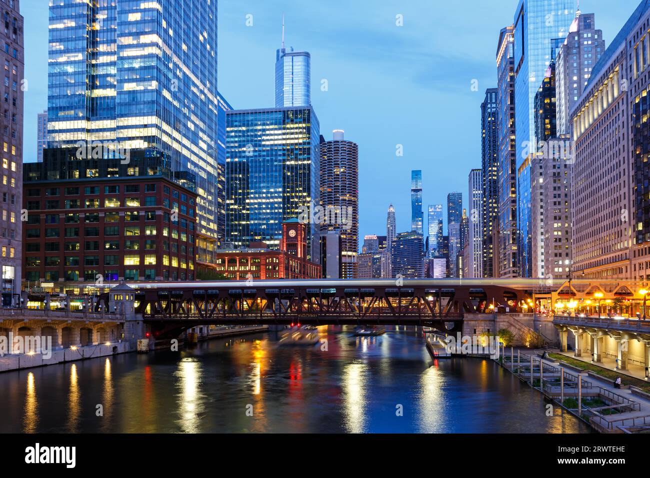 Chicago city skyline downtown skyscraper at Chicago River bridge ...