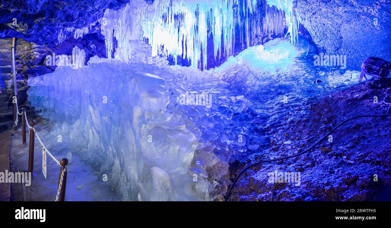 Narusawa ice cave hi-res stock photography and images - Alamy