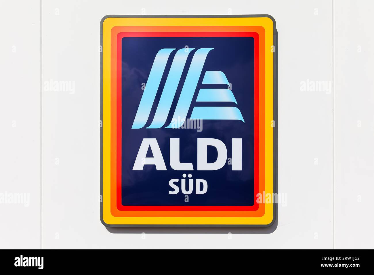 Aldi shop sign logo hi-res stock photography and images - Alamy