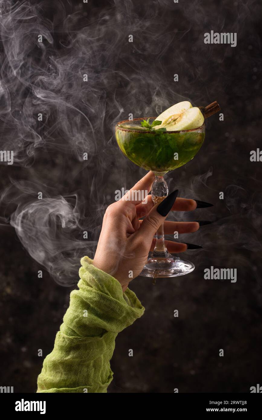 Mocktail smoke hi-res stock photography and images - Alamy