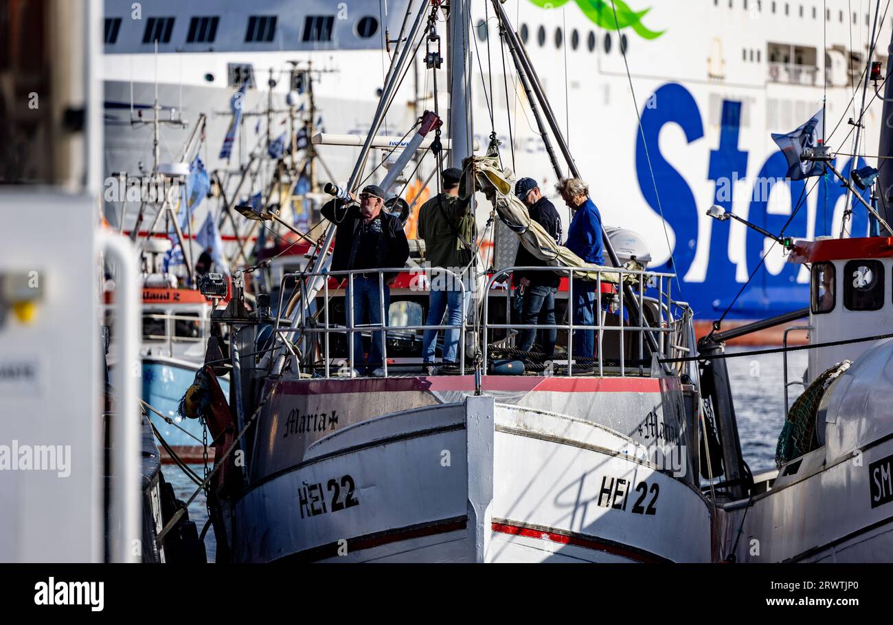 Kiel, Germany. 21st Sep, 2023. Fishermen demonstrate with their boats ...