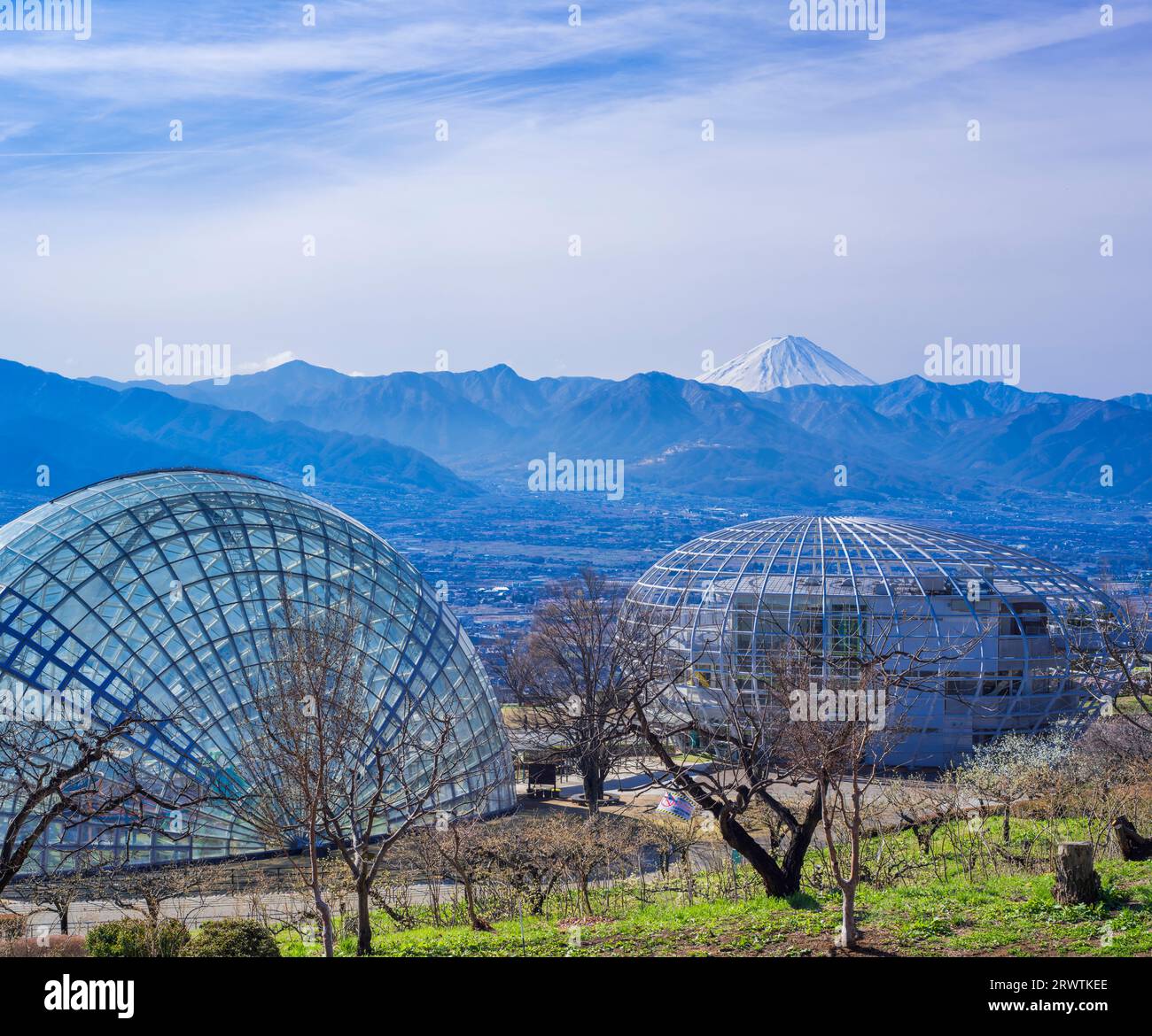 Fuefukigawa Fruit Park - a dome and Mt. Fuji in the distance Stock ...