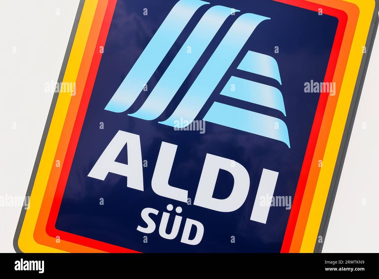Aldi shop sign logo hi-res stock photography and images - Alamy