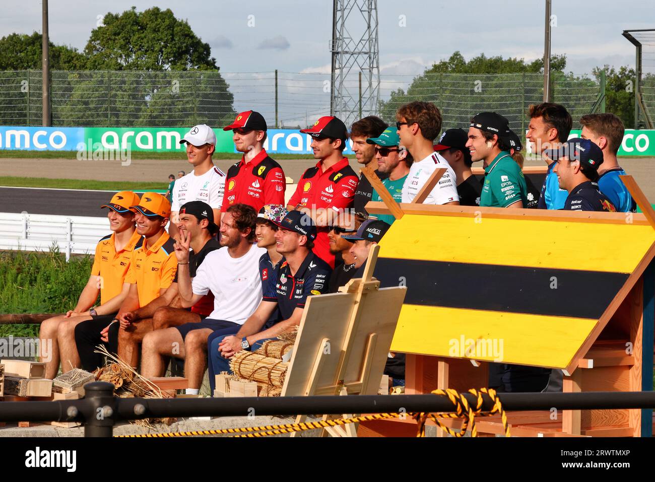 Buzzin corner hi-res stock photography and images - Alamy