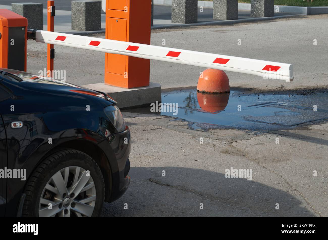Car entry exit barrier hi-res stock photography and images - Alamy