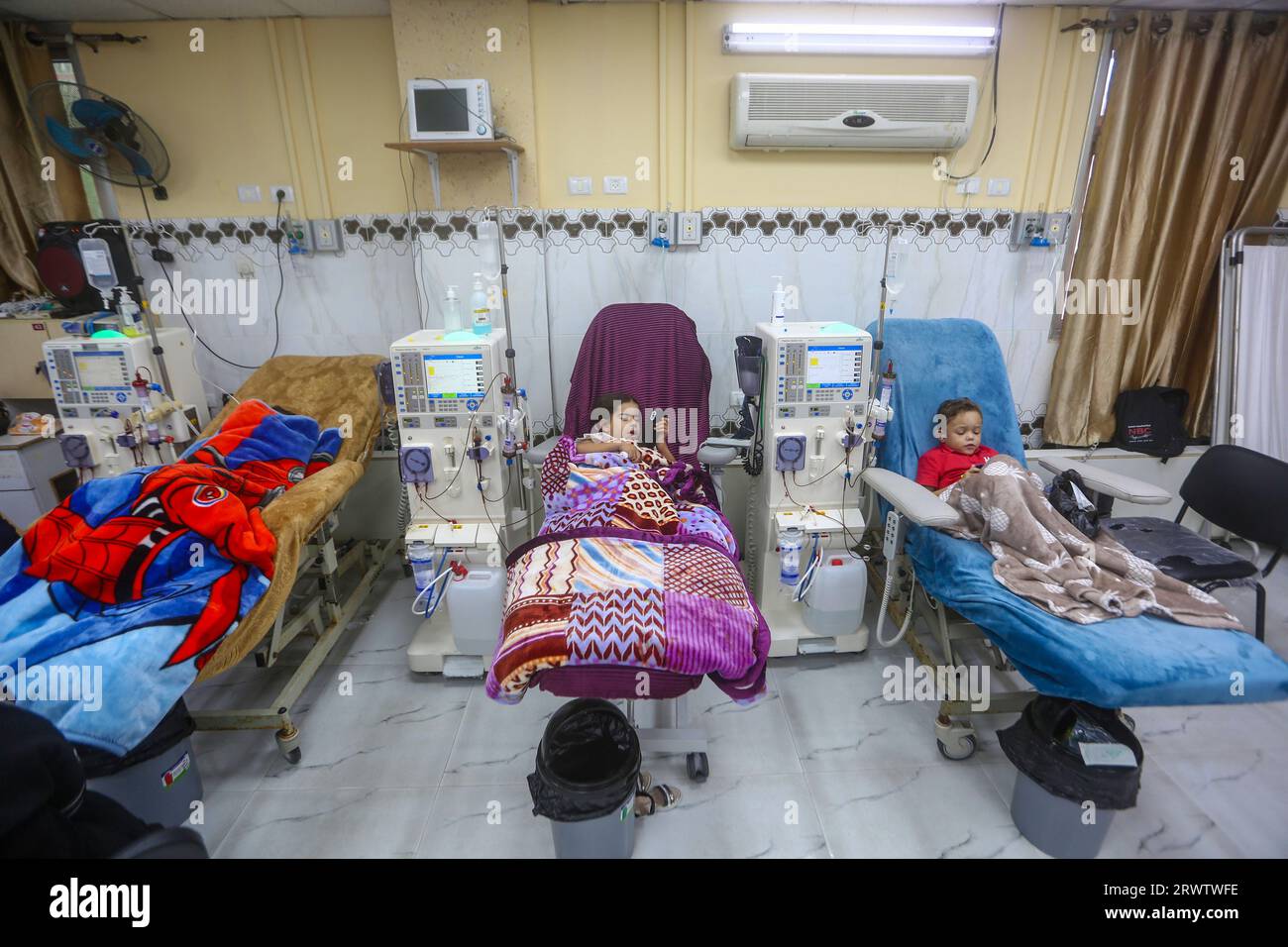 Gaza City, Palestinian Territories. 21st Sep, 2023. Zain (R) and Malk ...