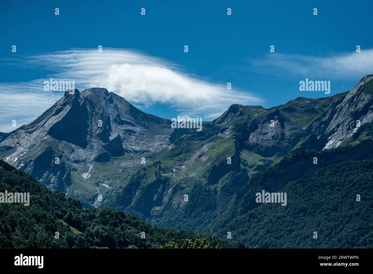 Breathtaking fantastic views view hi-res stock photography and images ...