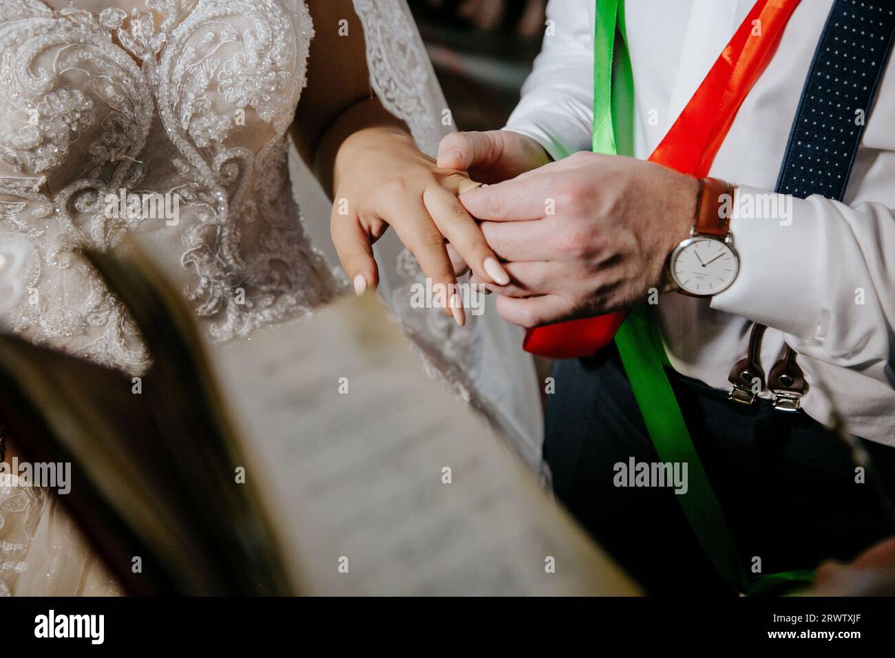 Wedding rings church hi-res stock photography and images - Alamy