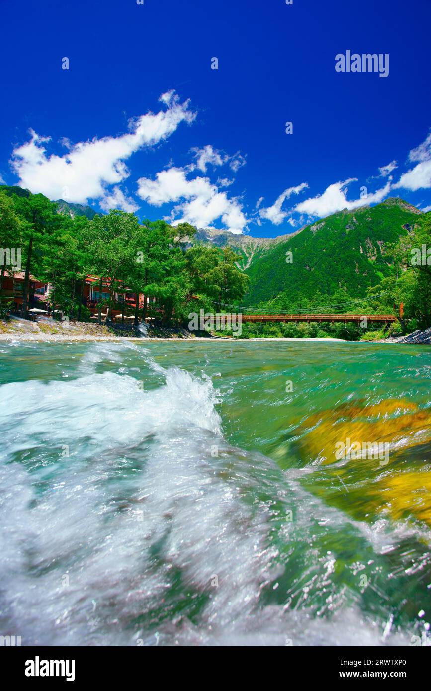 Splashes of Azusa River, Kappa-bashi Bridge and Hotaka mountain range ...