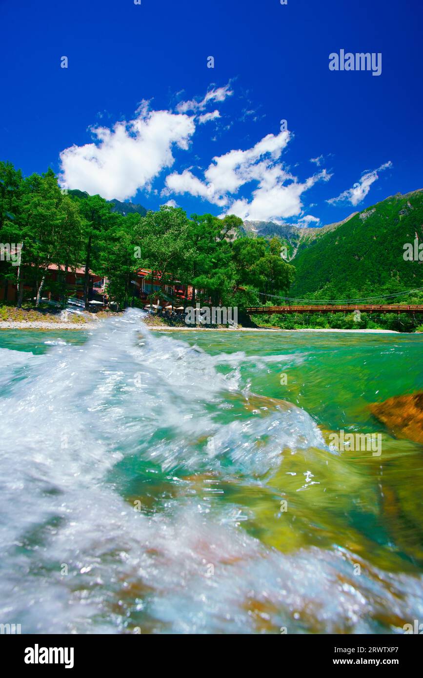 Splashes of Azusa River, Kappa-bashi Bridge and Hotaka mountain range ...