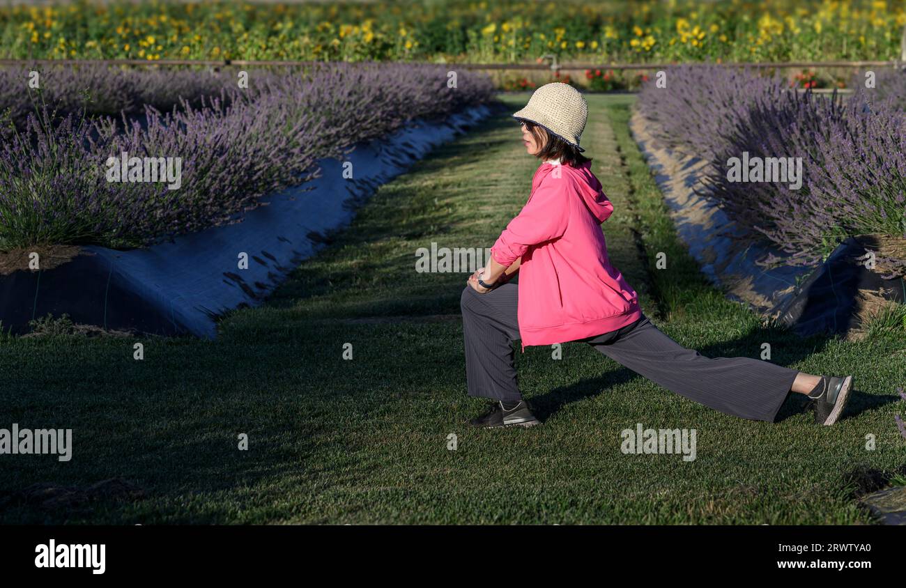 Stretch exercises hi-res stock photography and images - Alamy