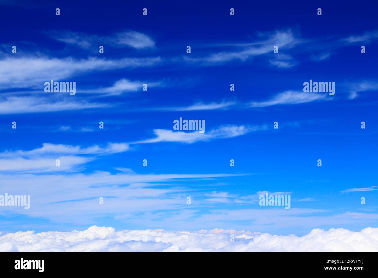 Sea of clouds and cirrus clouds in the northerly direction seen from ...