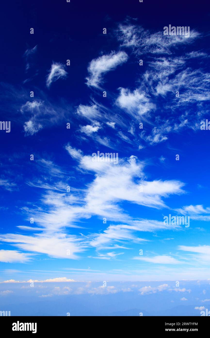 Sea of clouds and cirrus clouds in the northerly direction seen from ...