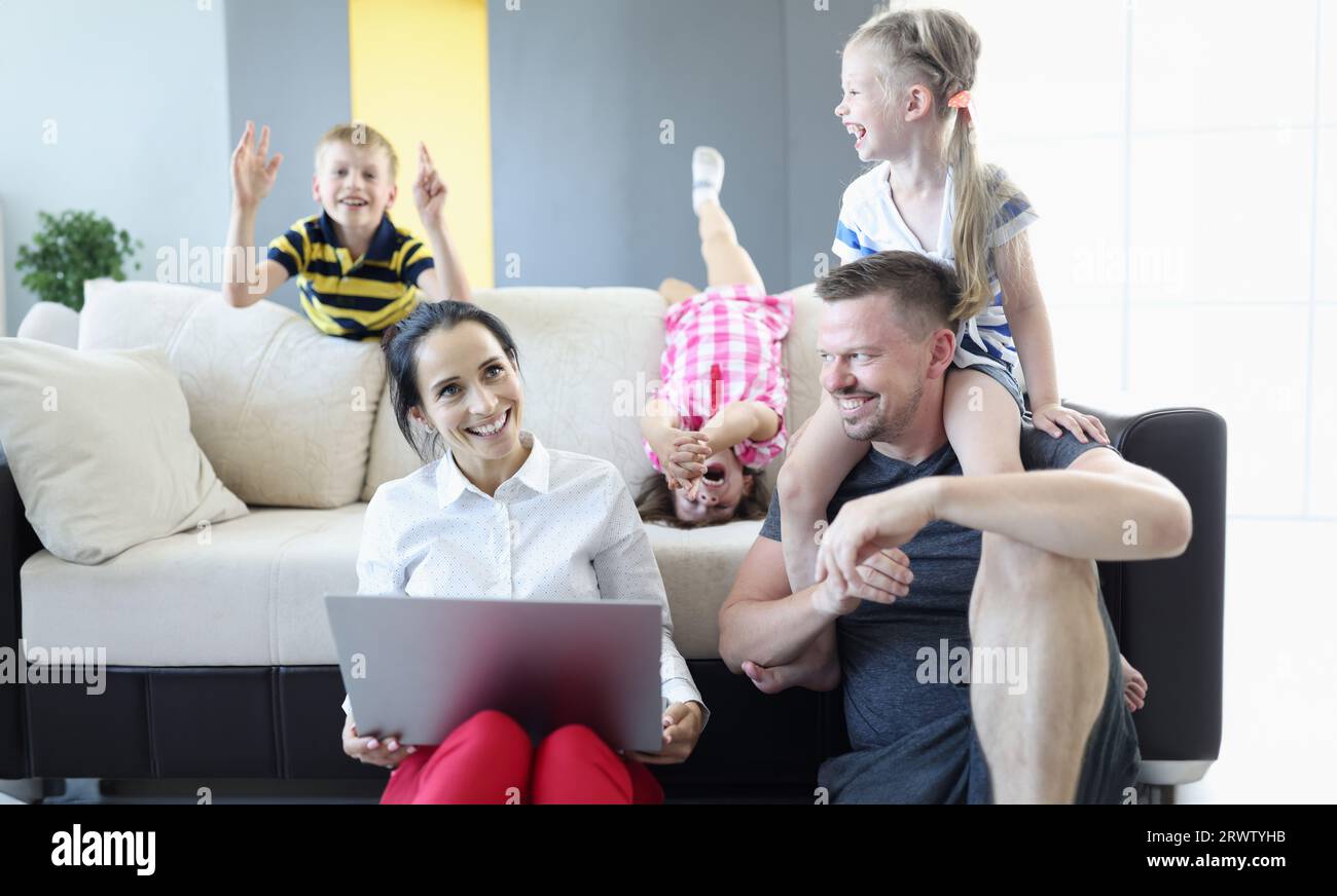 Family children spend home hi-res stock photography and images - Alamy