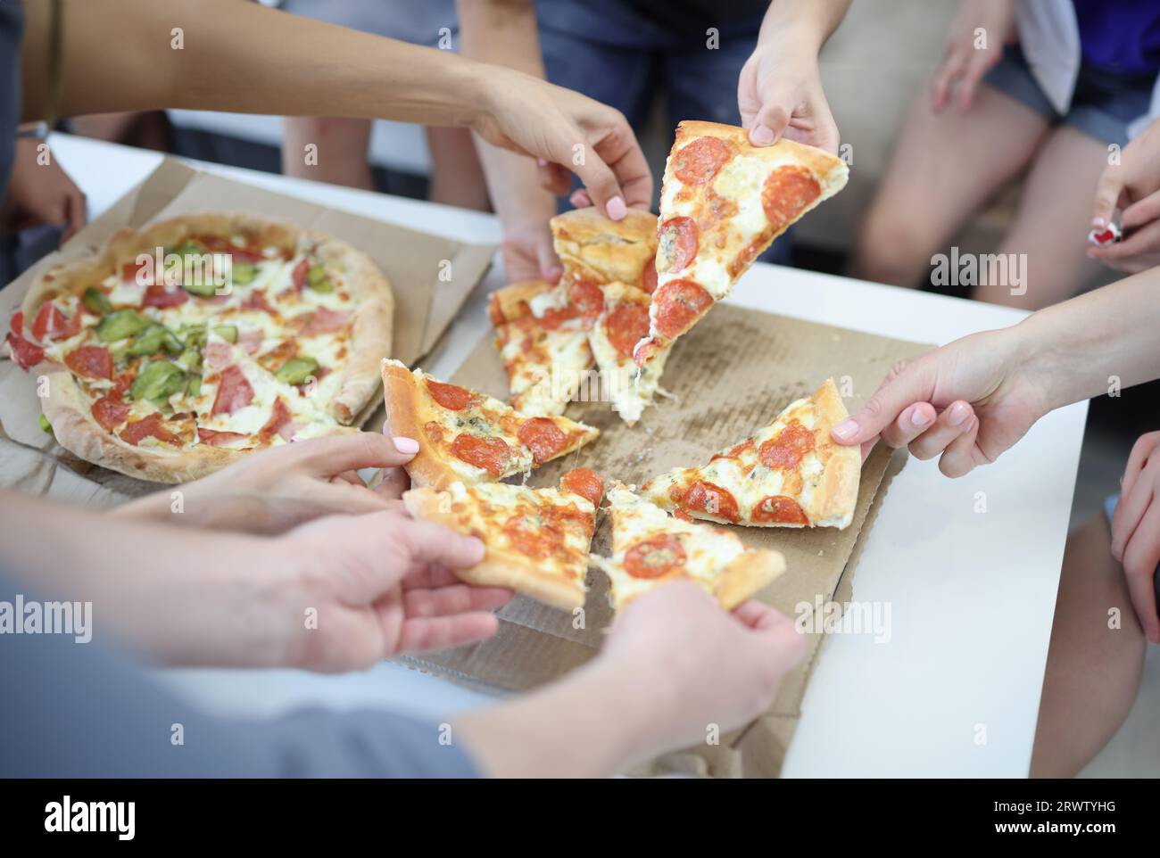 Children pizza eating box hi-res stock photography and images - Alamy