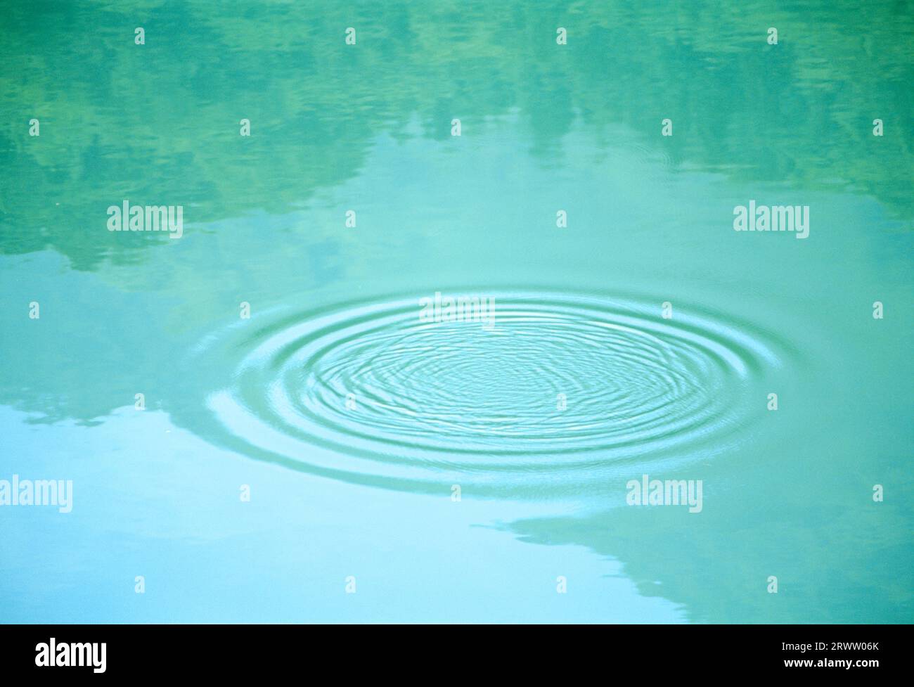 Ripple on lake hi-res stock photography and images - Alamy