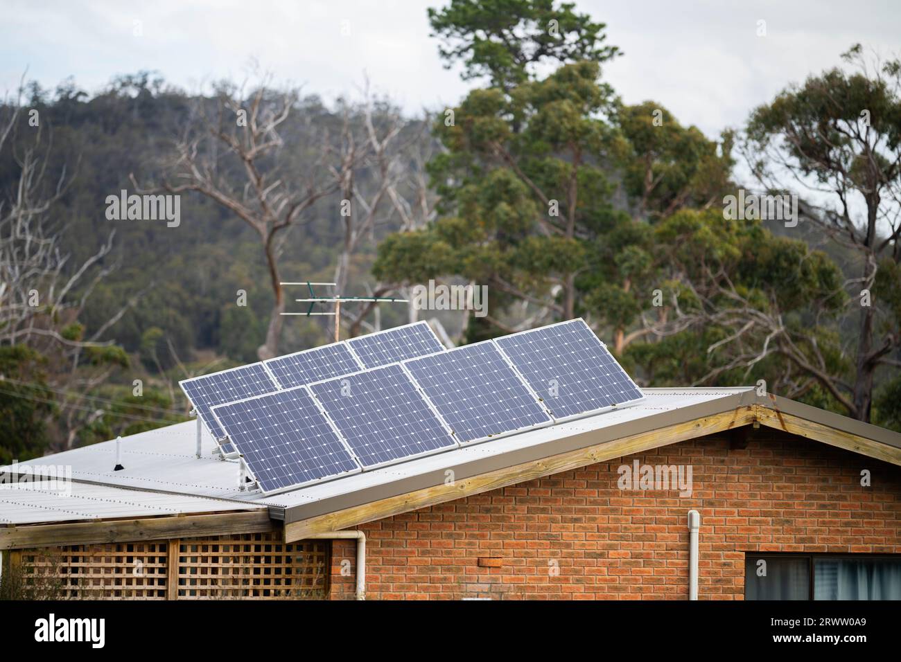 Off grid solar system hi-res stock photography and images - Alamy