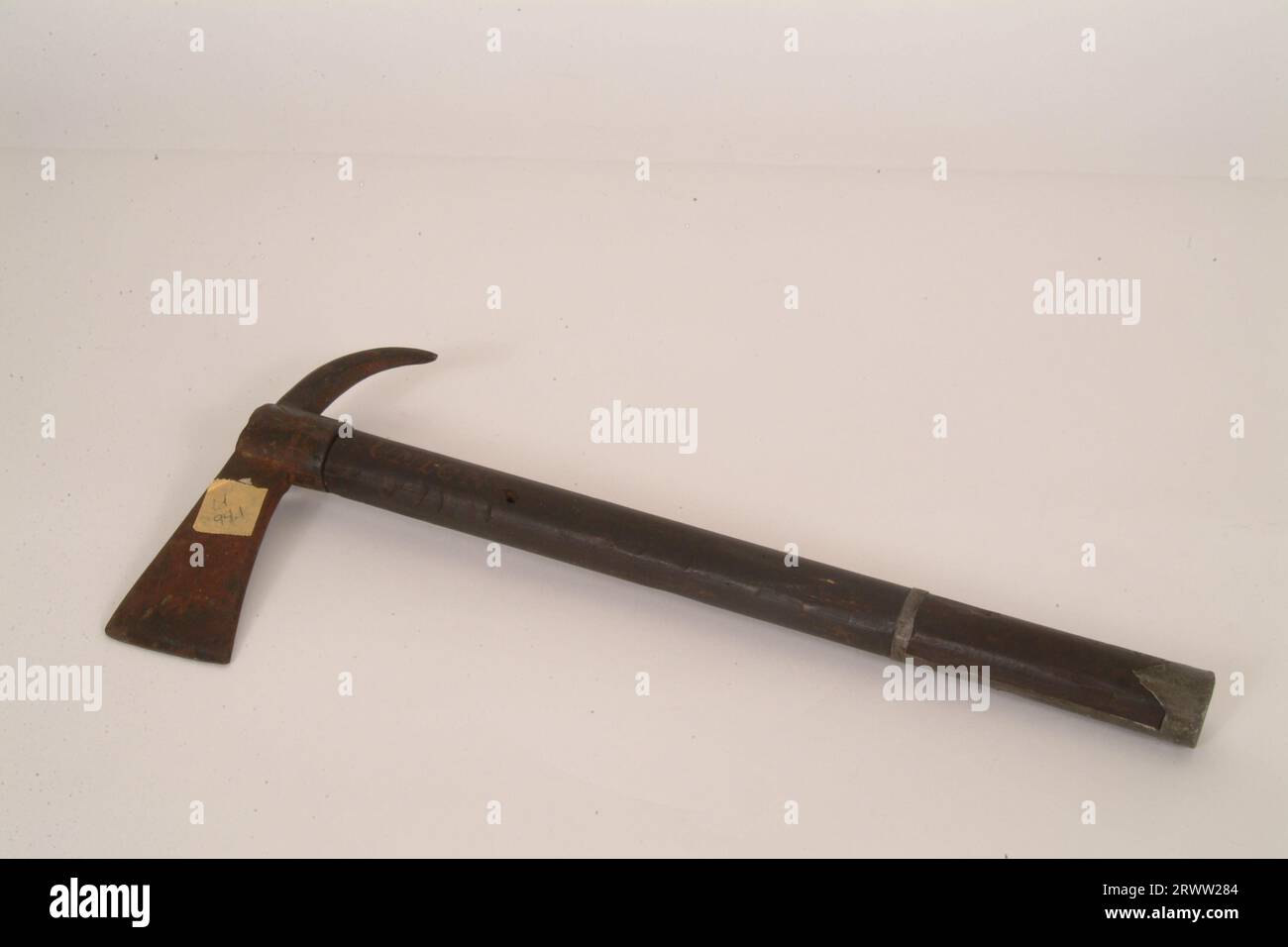 Hatchet museum hi-res stock photography and images - Alamy