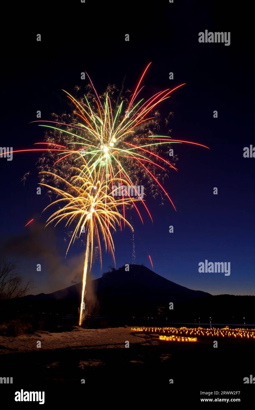Silhouette and fireworks hi-res stock photography and images - Alamy