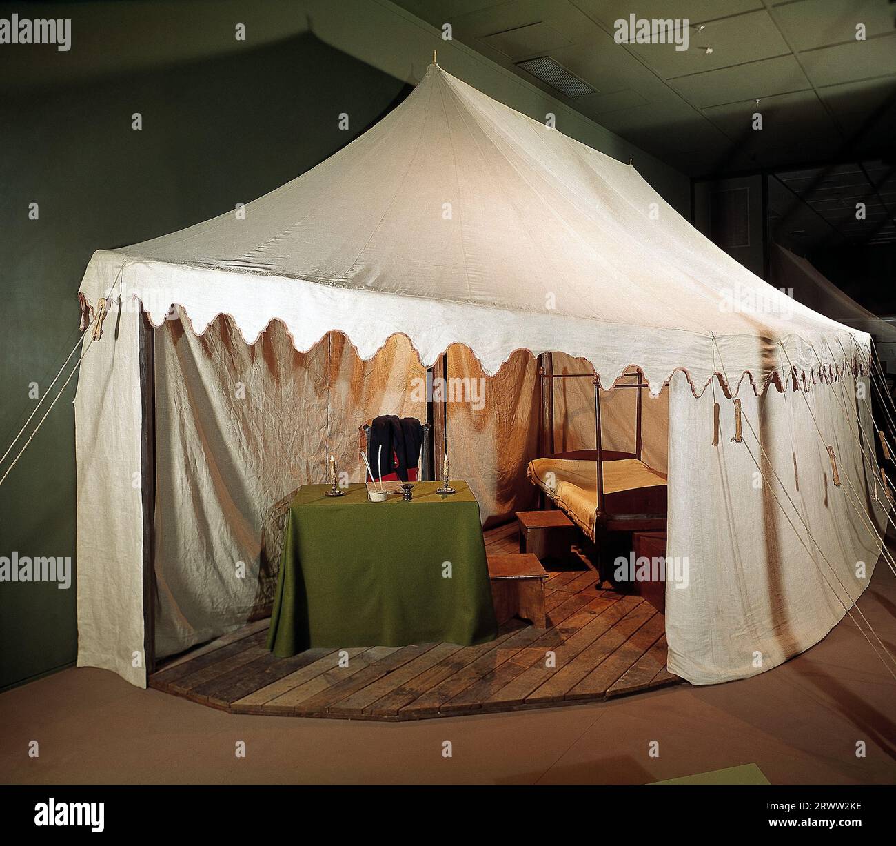 George washington tent hi-res stock photography and images - Alamy
