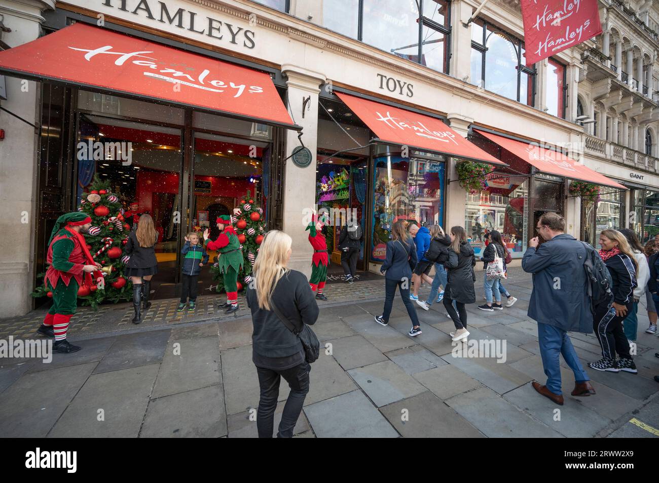 Hamleys elves hi-res stock photography and images - Alamy