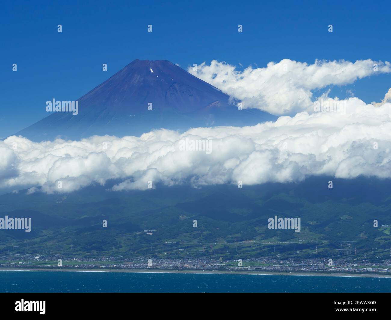 Fuji mountain japan summer hi-res stock photography and images - Alamy